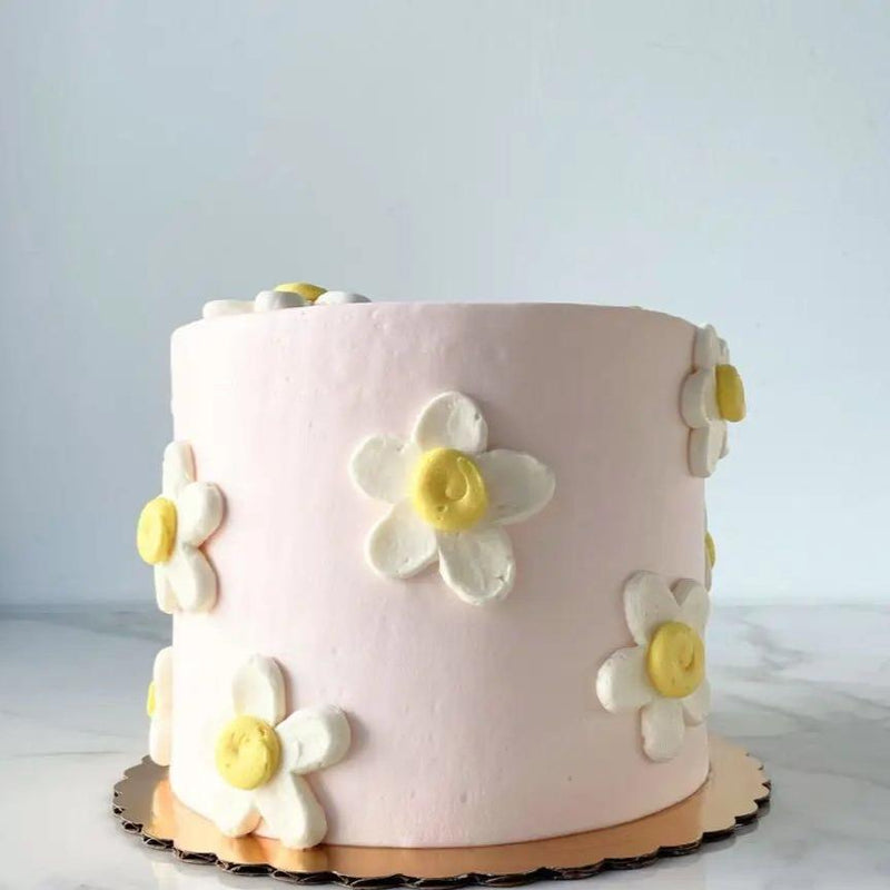 Beautiful Daisy Cake with Floral Fondant Design | Celebrity Cakes