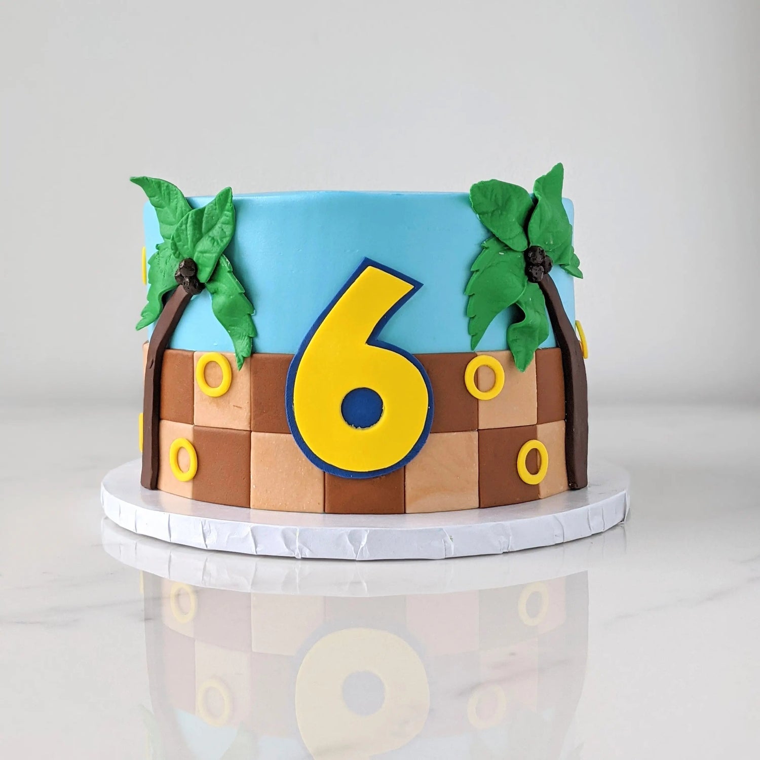 Blue Blur Cake for a Thrilling Birthday Party | Celebrity Cakes